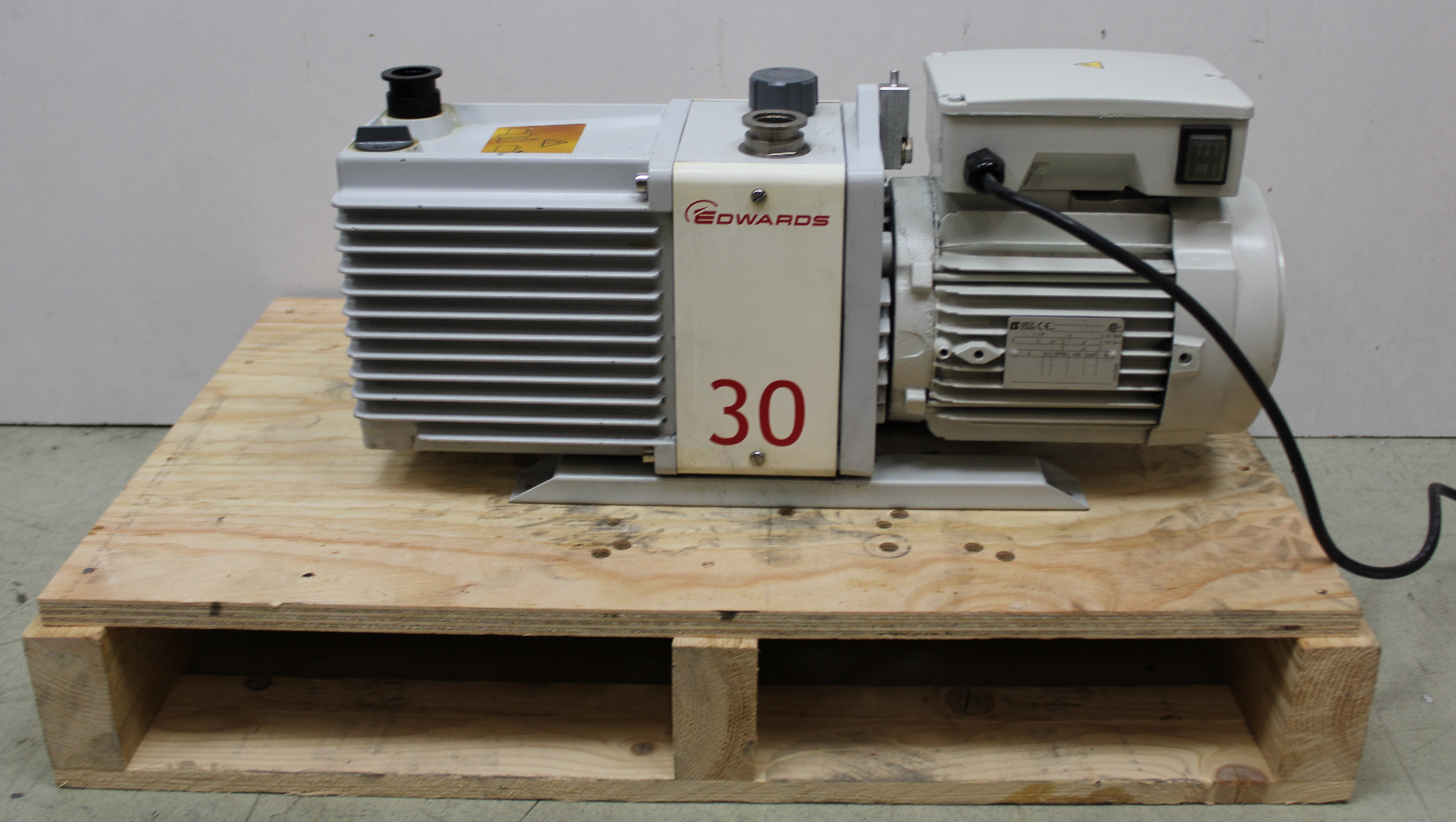REUZEit - Edwards E2M30 Rotary Vane Pump 11.4 cfm VG Condition Warranty ...
